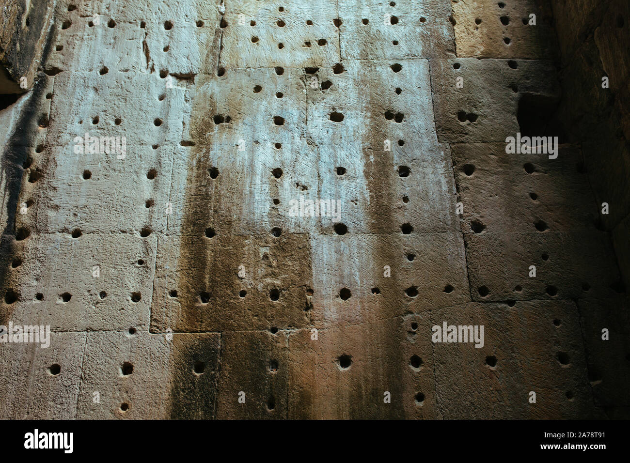 Cambodian Acient Murals and cave paintings on Agkor Wat temple walls ...