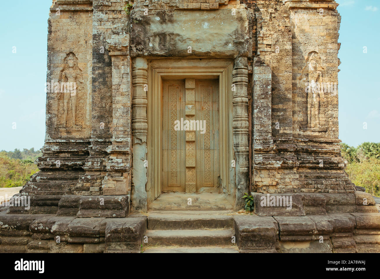 Cambodian Acient Murals and cave paintings on Agkor Wat temple walls ...