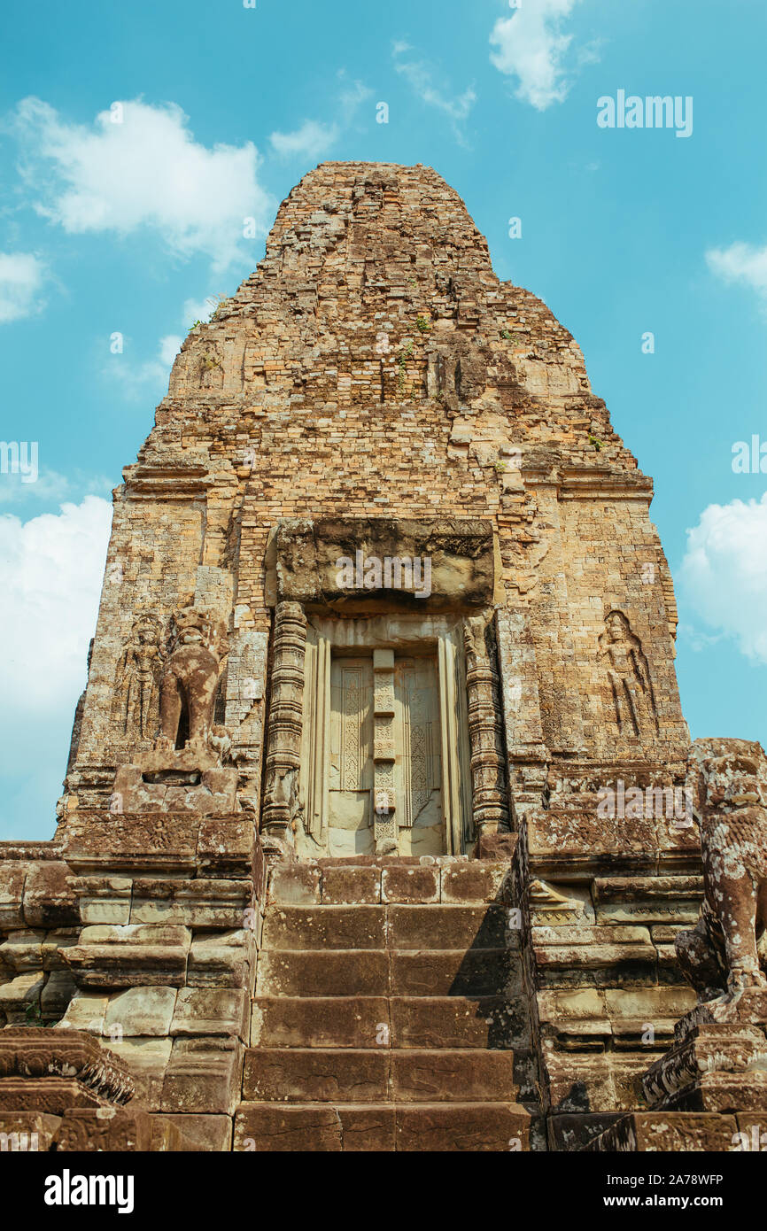 Cambodian Acient Murals and cave paintings on Agkor Wat temple walls ...