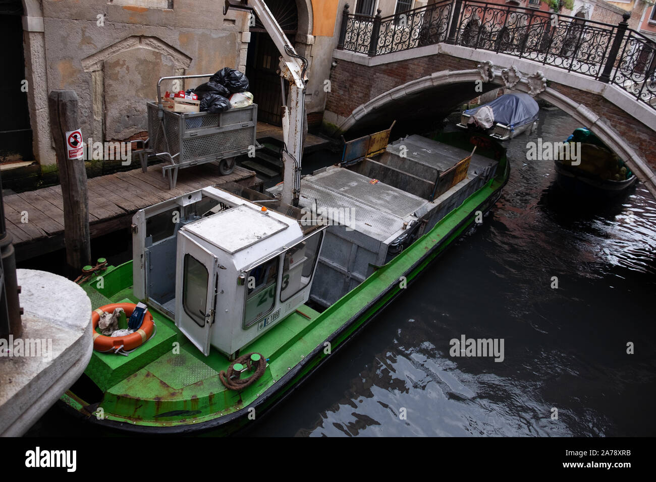 Dustbin barge hi-res stock photography and images - Alamy