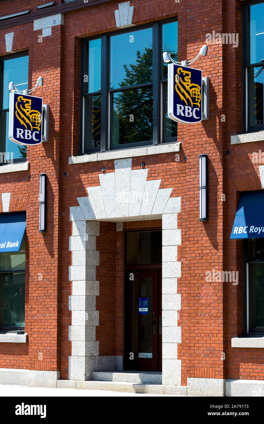 Halifax bank exterior hi-res stock photography and images - Alamy