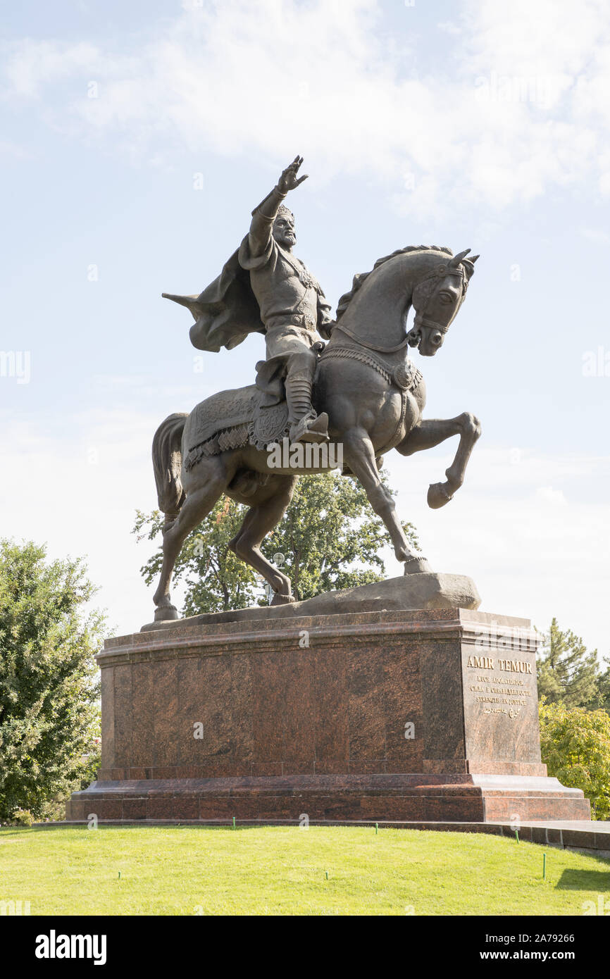 statue of amir timur in timur square tashkent uzbekistan Stock Photo ...