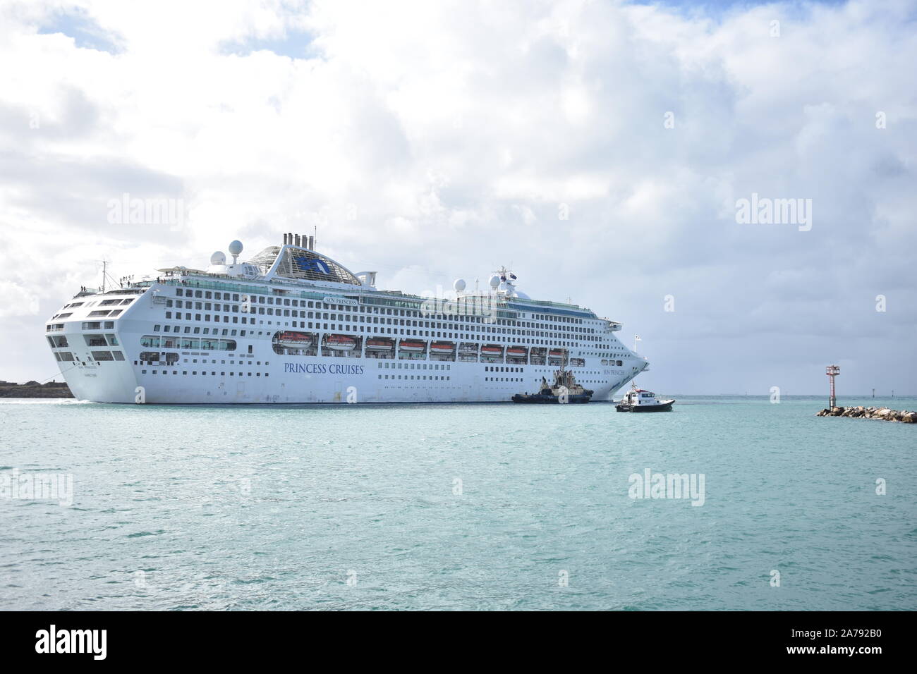 Sun princess cruise ship hi-res stock photography and images - Alamy