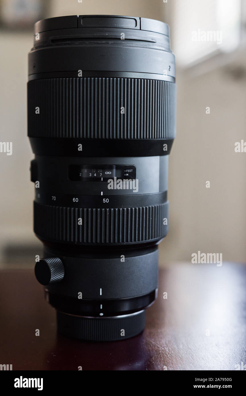 Professional zoom lens hi-res stock photography and images - Alamy