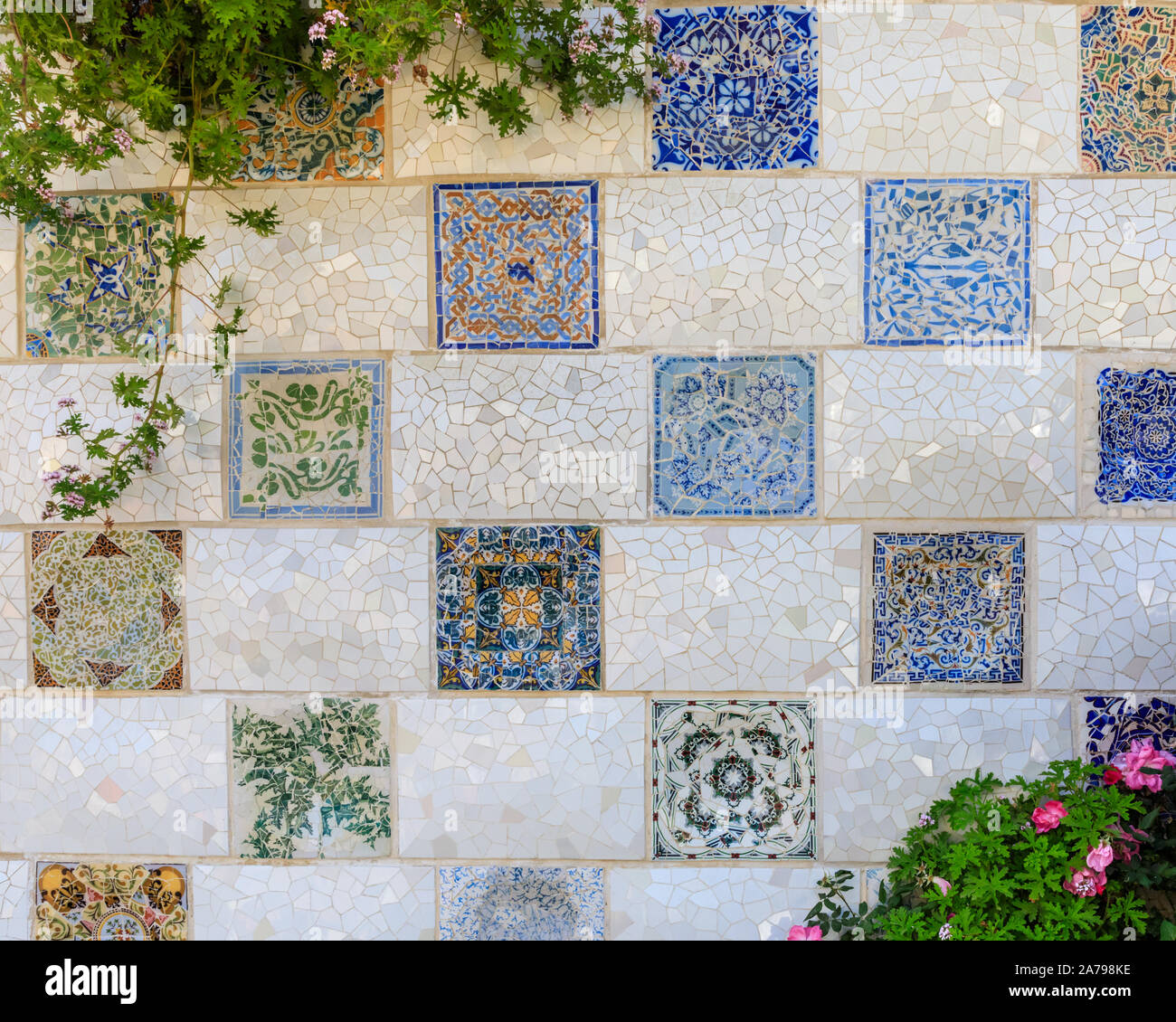 Mosaic tiles by gaudi hi-res stock photography and images - Alamy