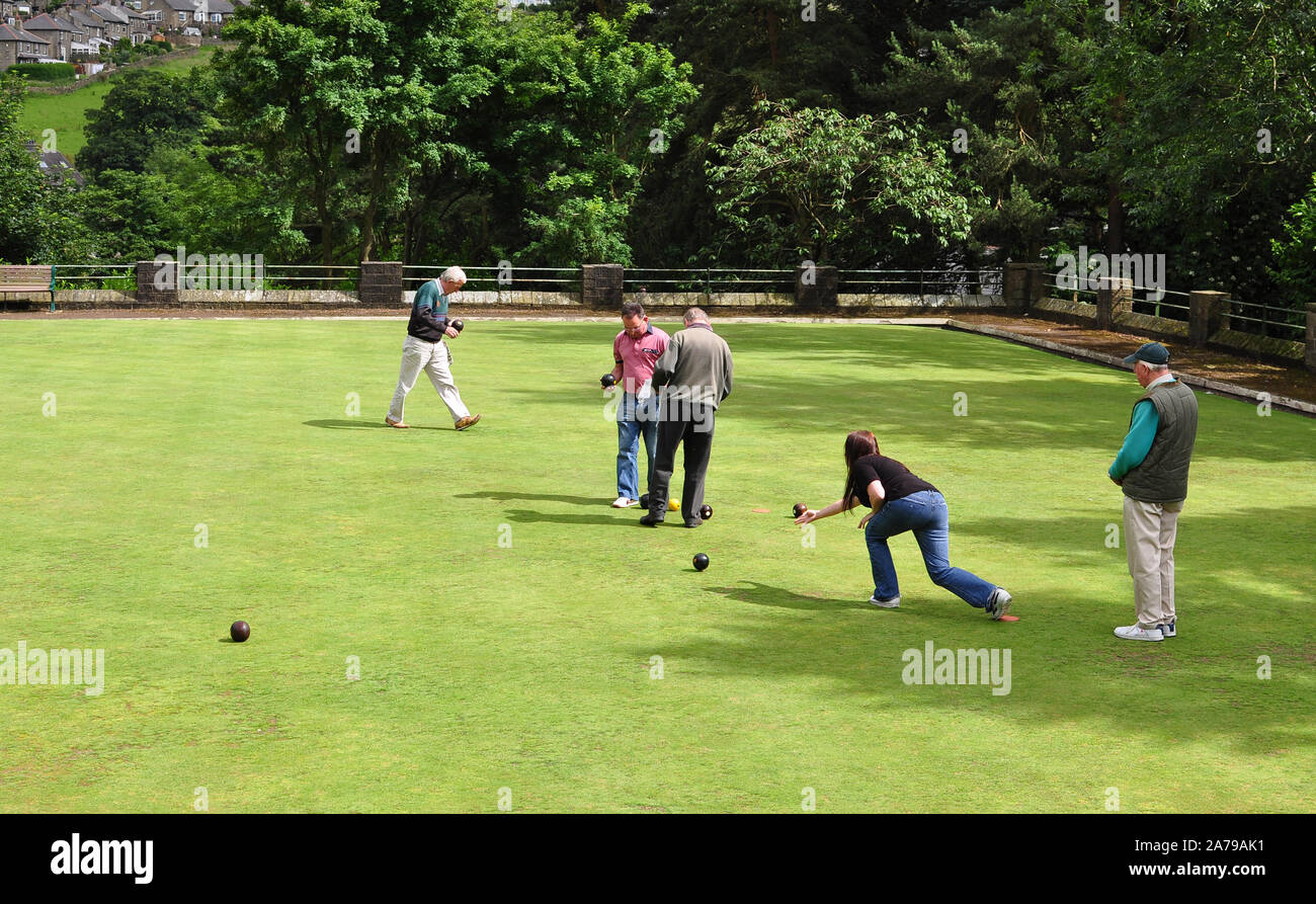 Women at country club hi-res stock photography and images - Alamy
