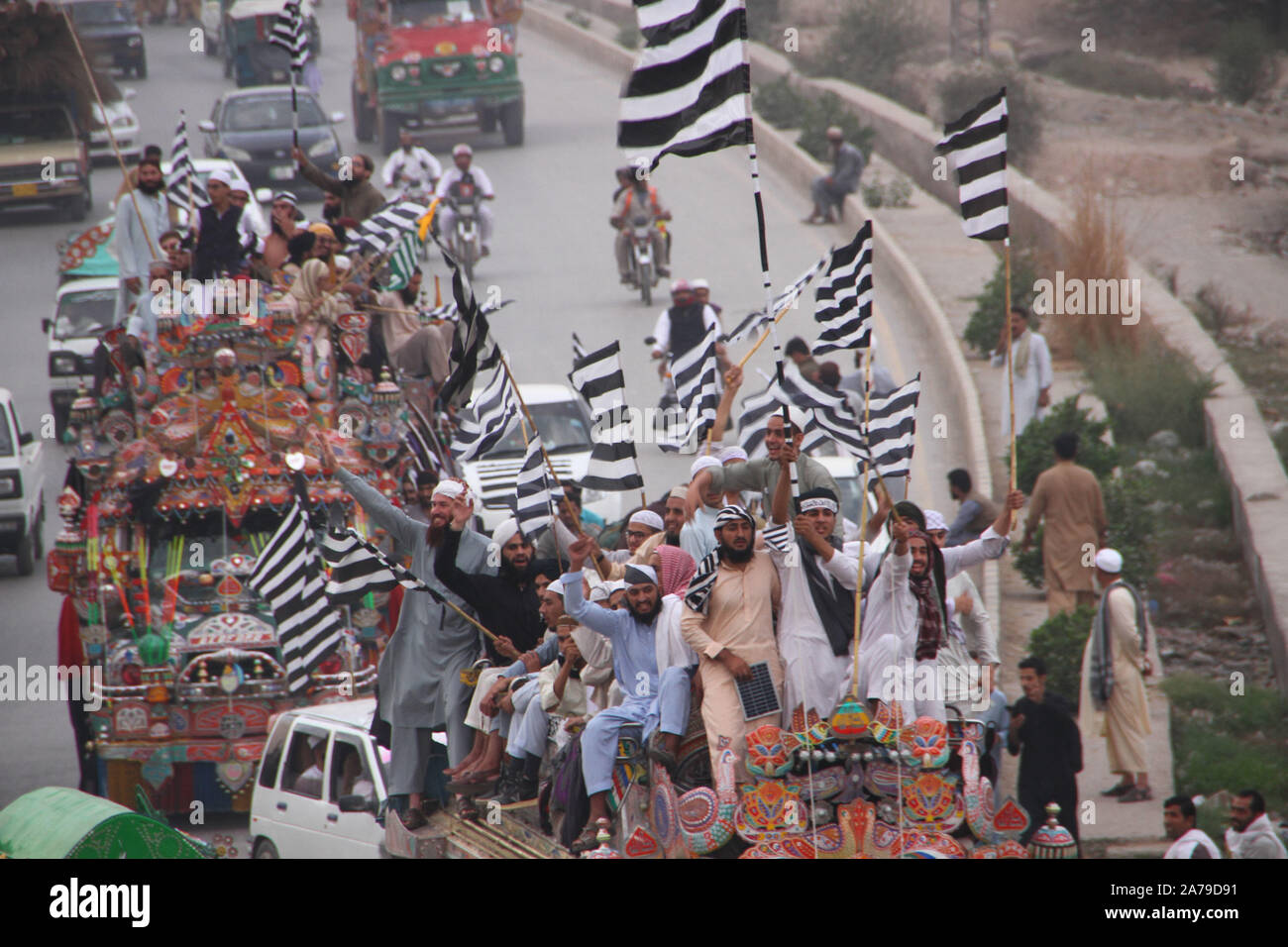 View of all parties workers on the way going for a long march from JUI ...