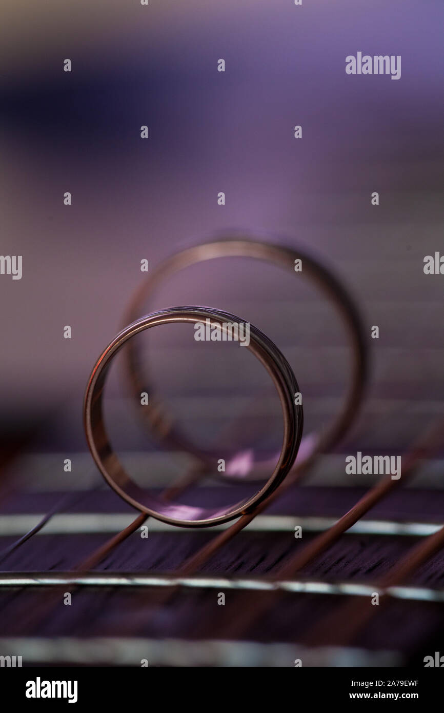 Wrap strings hi-res stock photography and images - Alamy