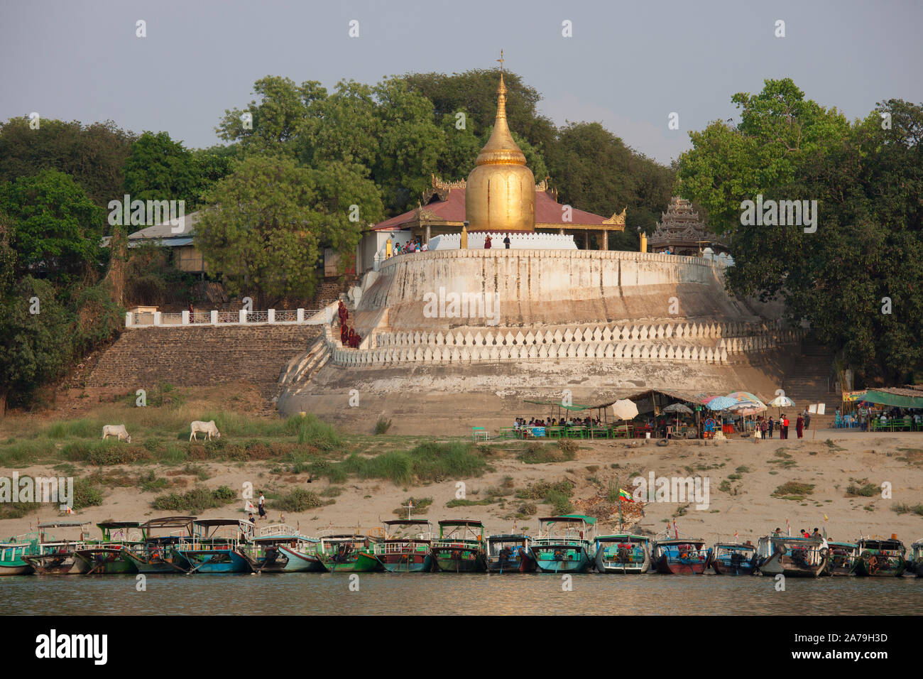 Gold river myanmar hi-res stock photography and images - Alamy
