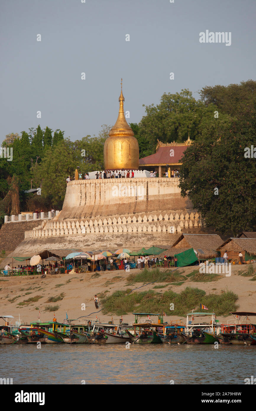 Golden bupaya stupa bagan hi-res stock photography and images - Alamy
