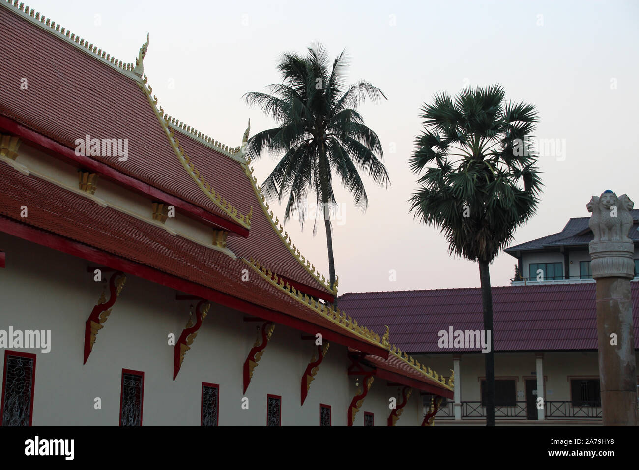 buddhist temple (wat chan) in vientiane (laos Stock Photo - Alamy