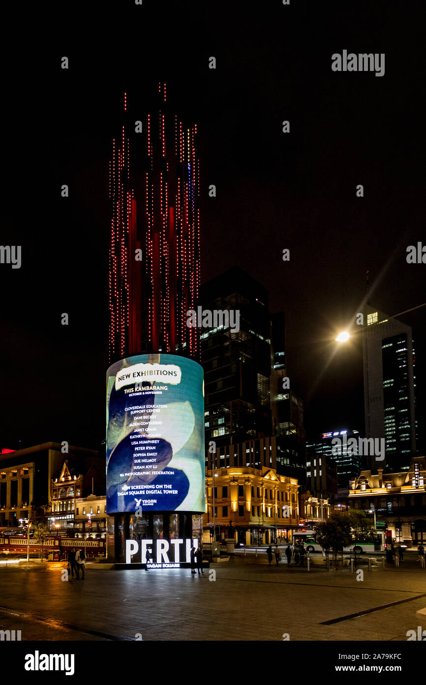 Wrap around hi-res stock photography and images - Alamy