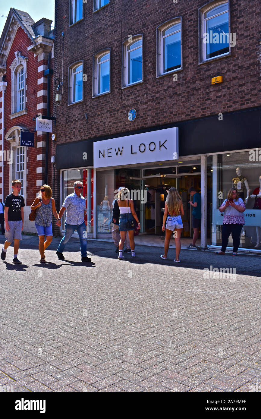 New look store exterior hi-res stock photography and images - Alamy