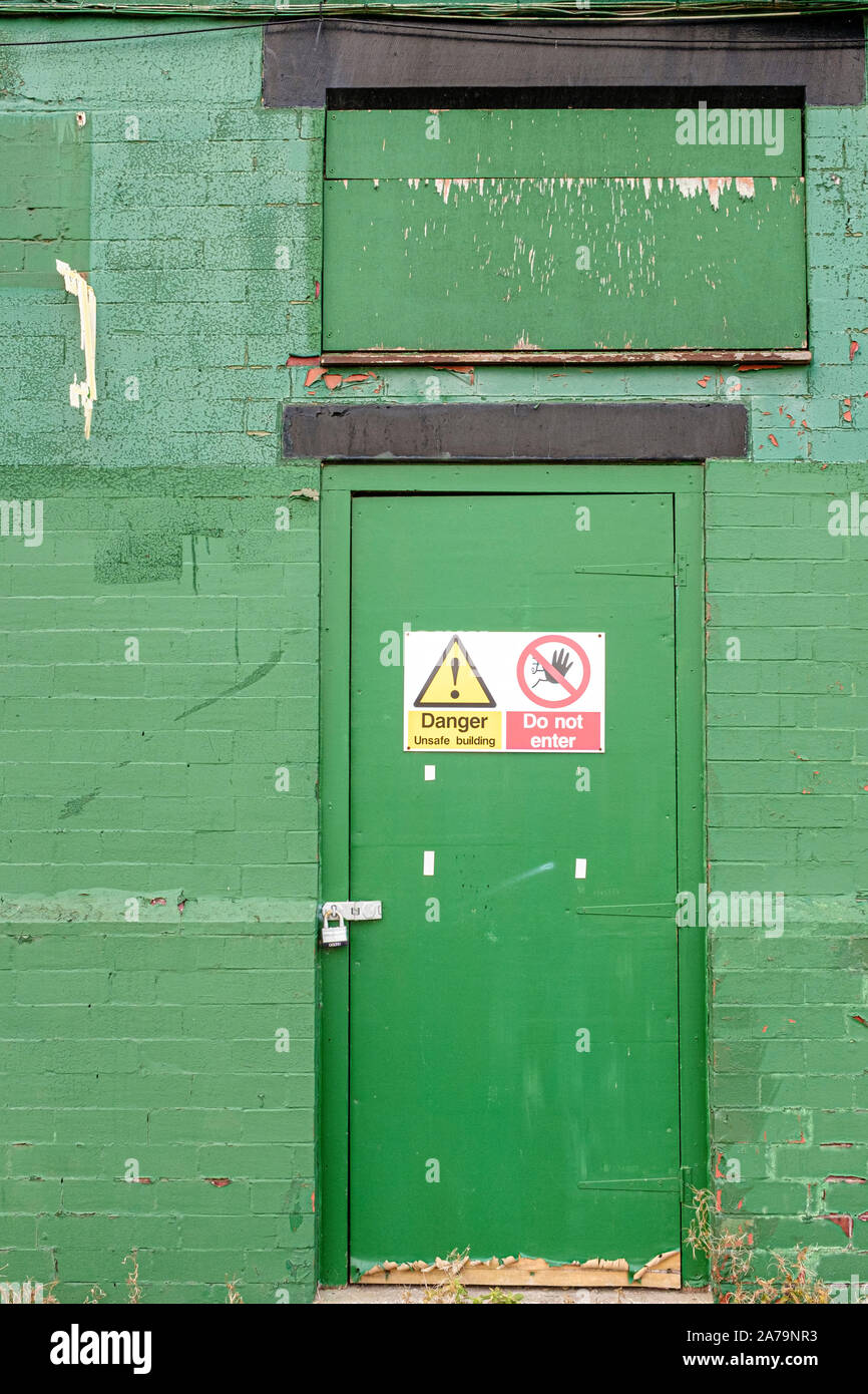 Danger keep out sign door hi-res stock photography and images - Alamy