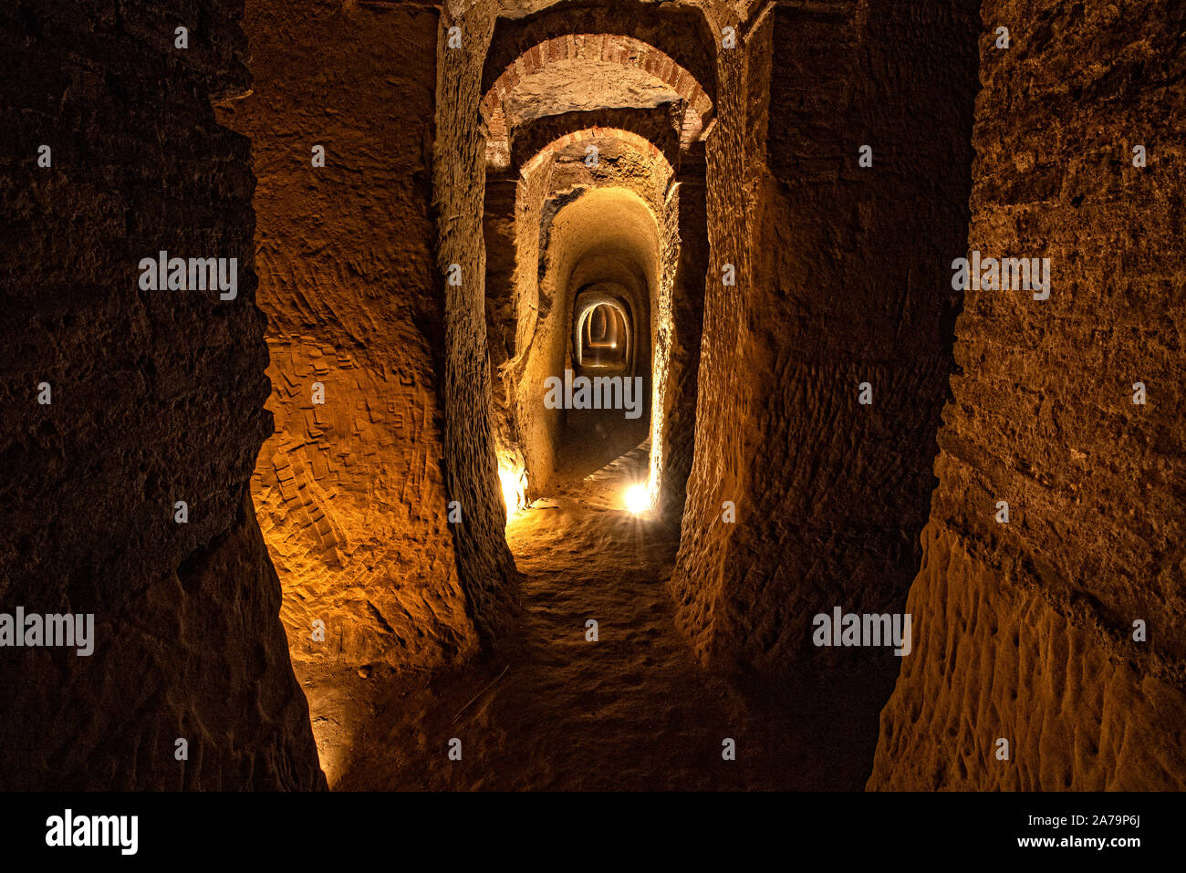 Italy Marche Osimo Grotte del Cantinone galleria inizio percorso|Italy ...