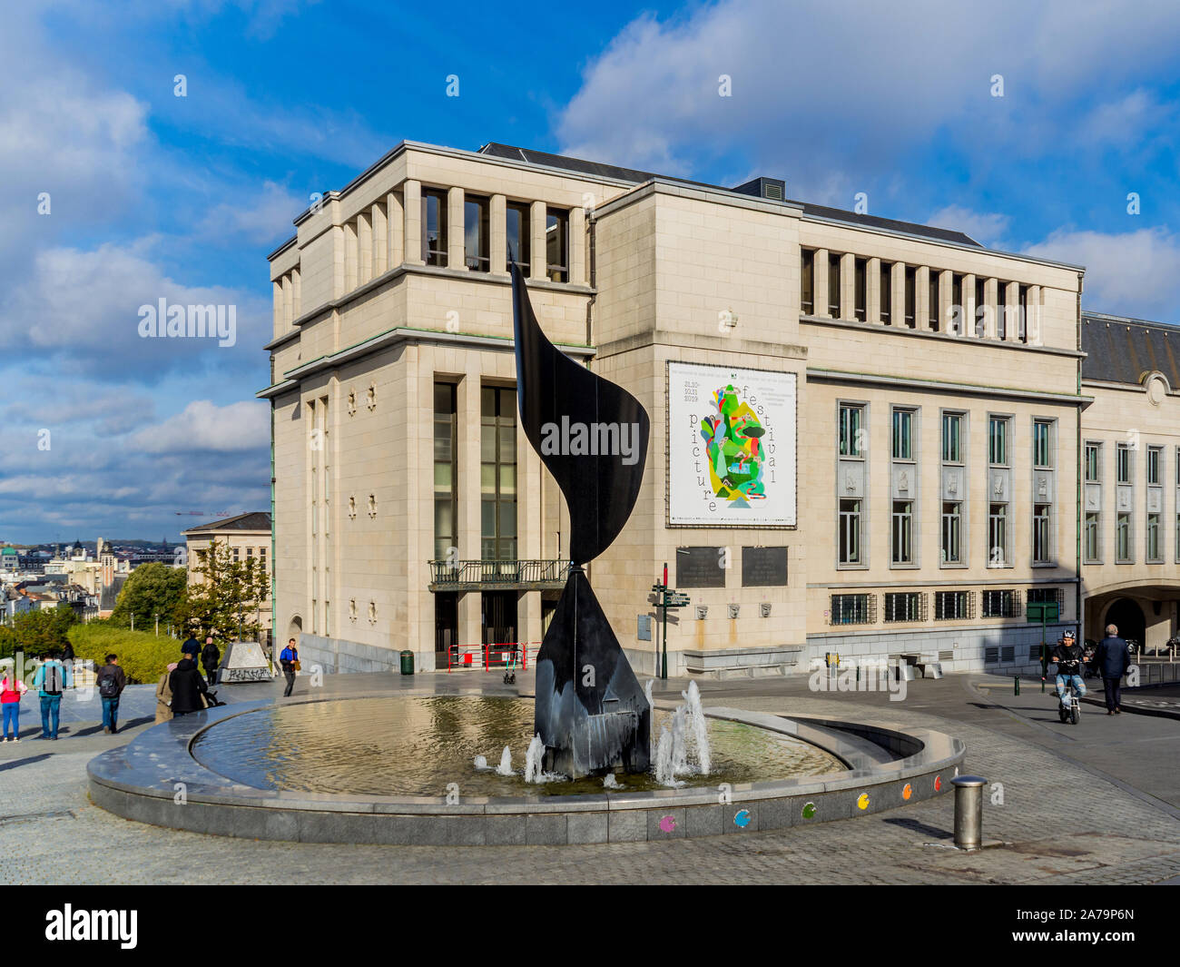 Artwork of alexander calder hi-res stock photography and images - Alamy