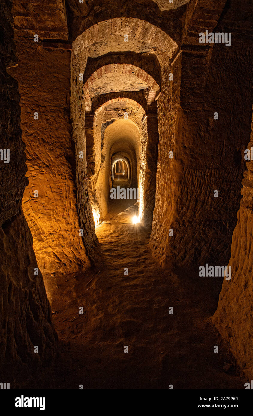 Italy Marche Osimo Grotte del Cantinone galleria inizio percorso|Italy ...