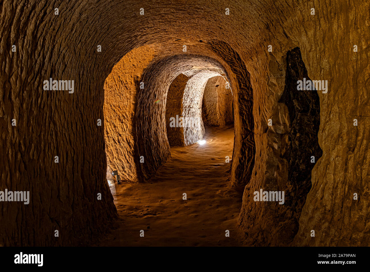 Italy Marche Osimo Grotte del Cantinone galleria| Italy Marche Osimo ...