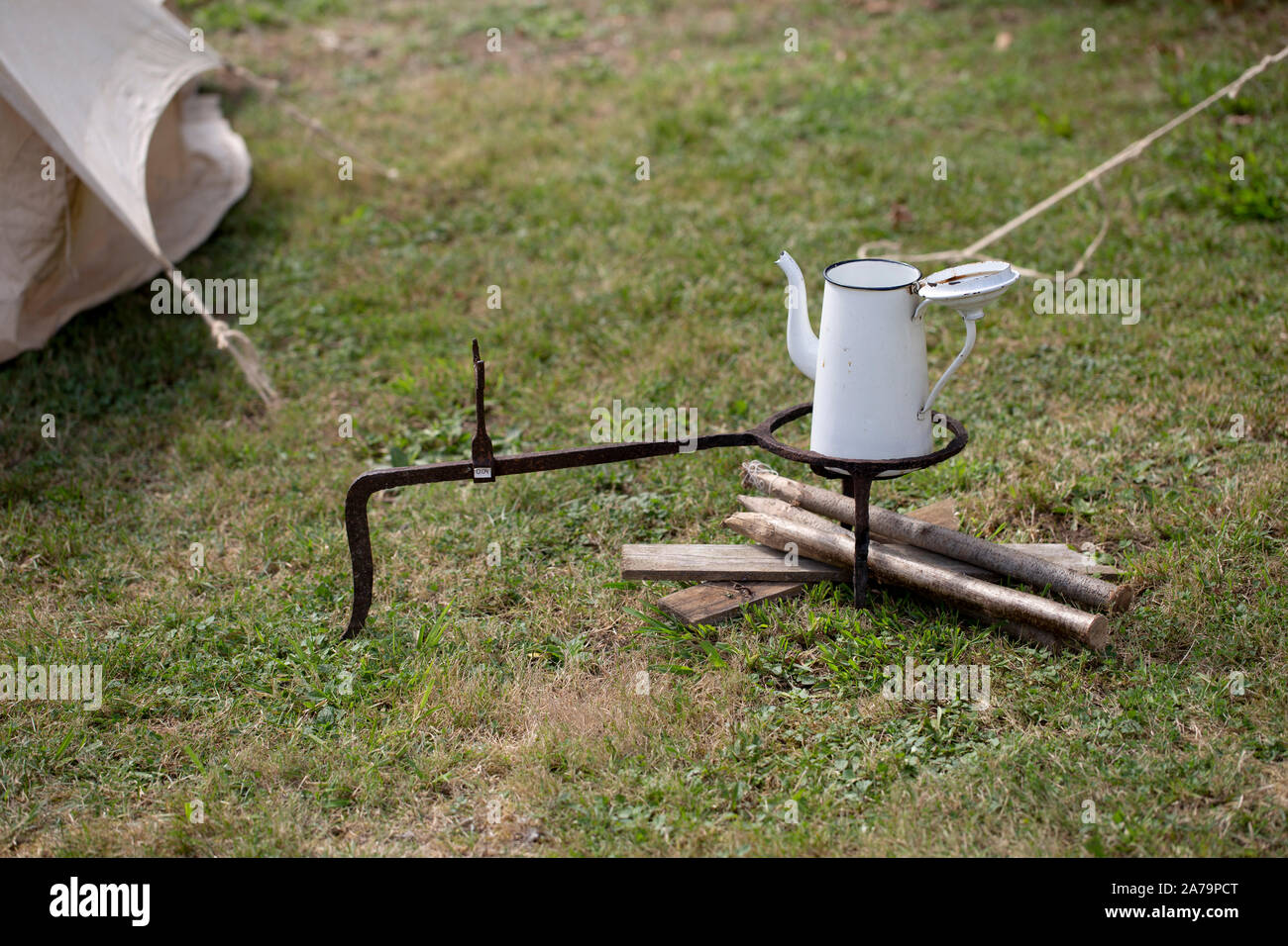 Hammer enamel hi-res stock photography and images - Alamy