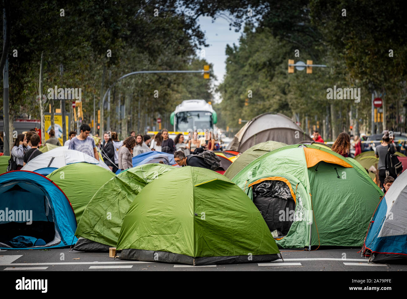 University protest hi-res stock photography and images - Alamy