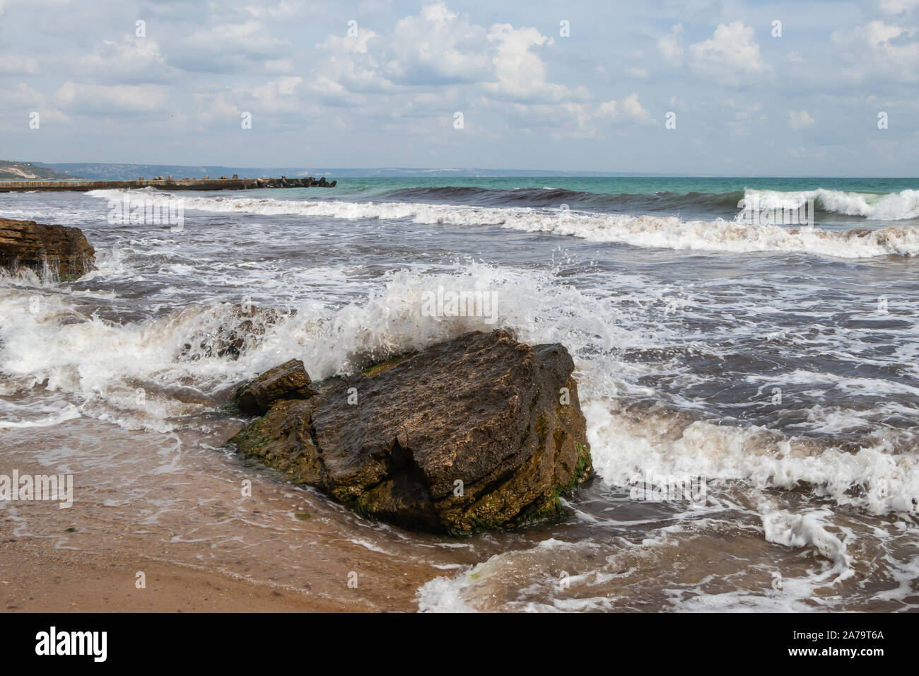 Sea waves crashing at the rocks of the Bulgarian Black Sea beach Stock ...