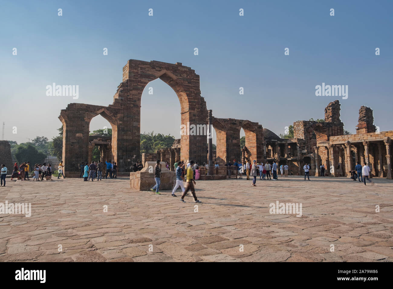 Screen arches at the Qutub Minar complex Stock Photo - Alamy