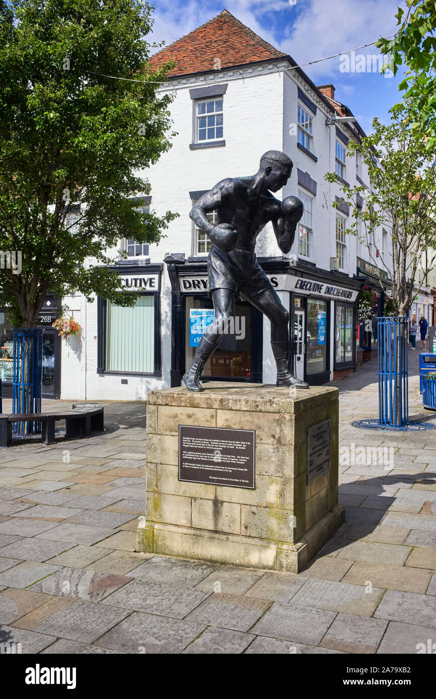 Statue in the centre of Warwick to the boxing Turpin brothers Stock ...