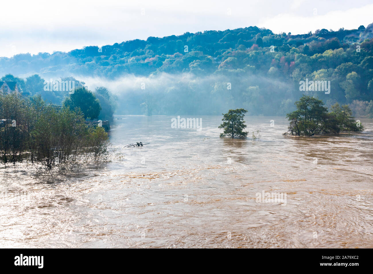 River wye bridge landscape trees hi-res stock photography and images ...
