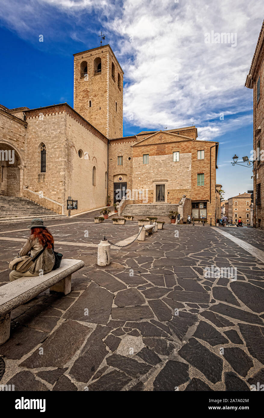 Italia Marche Osimo Piazza Duomo Cattedrale di San Leopardo e ...