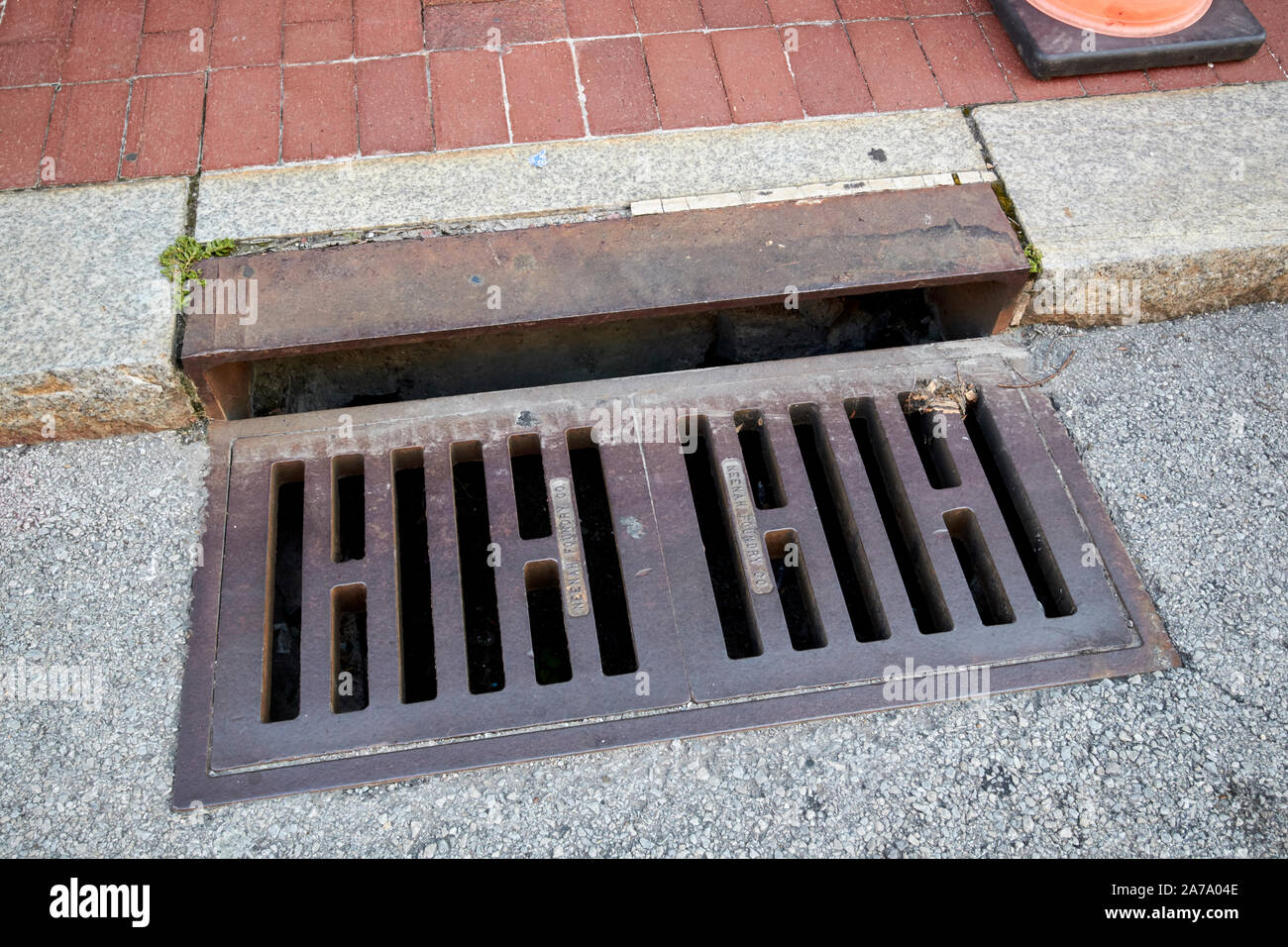 Metal storm drain water hi-res stock photography and images - Alamy