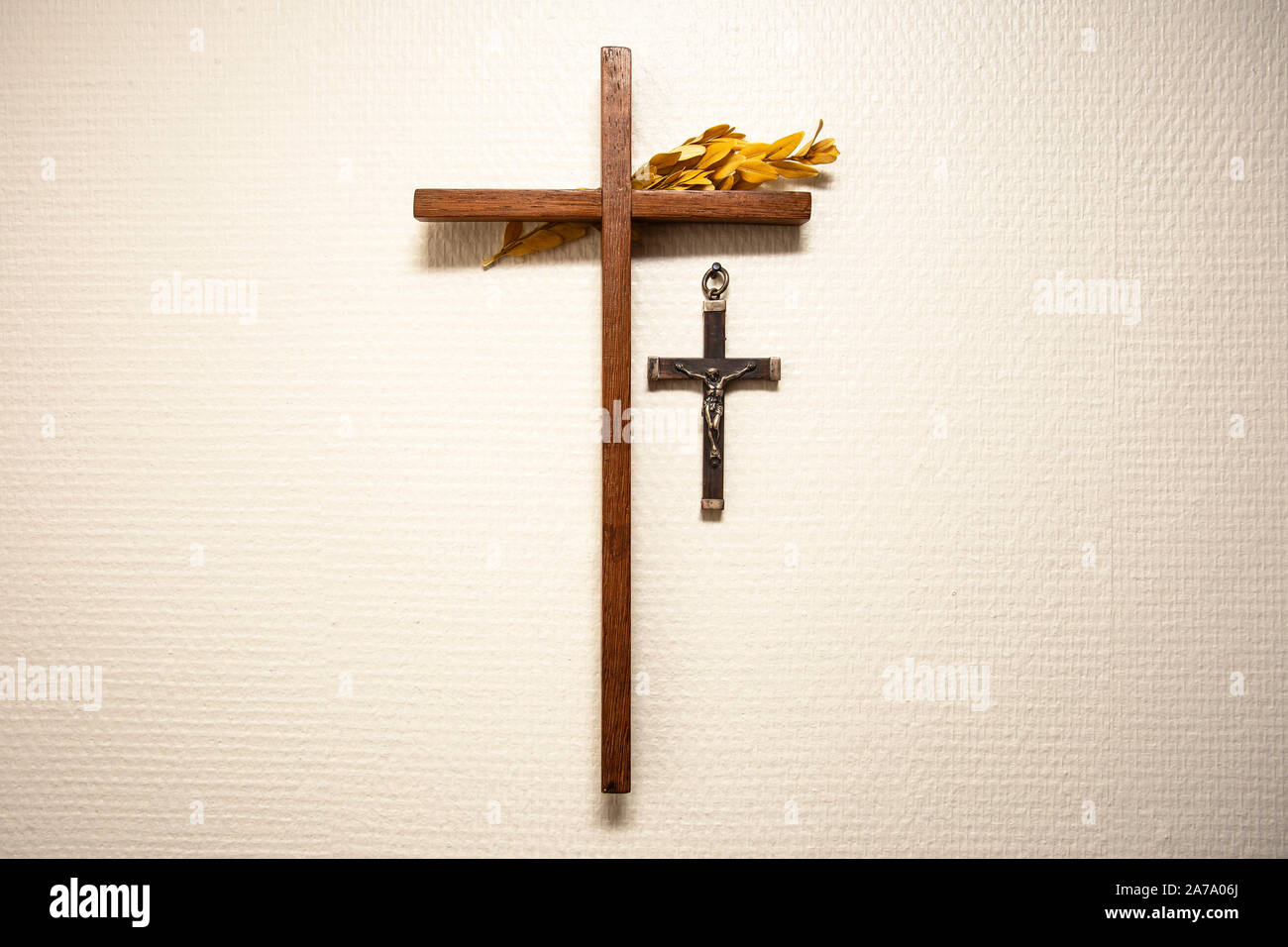 Jesus christ hanging on cross hi-res stock photography and images - Alamy