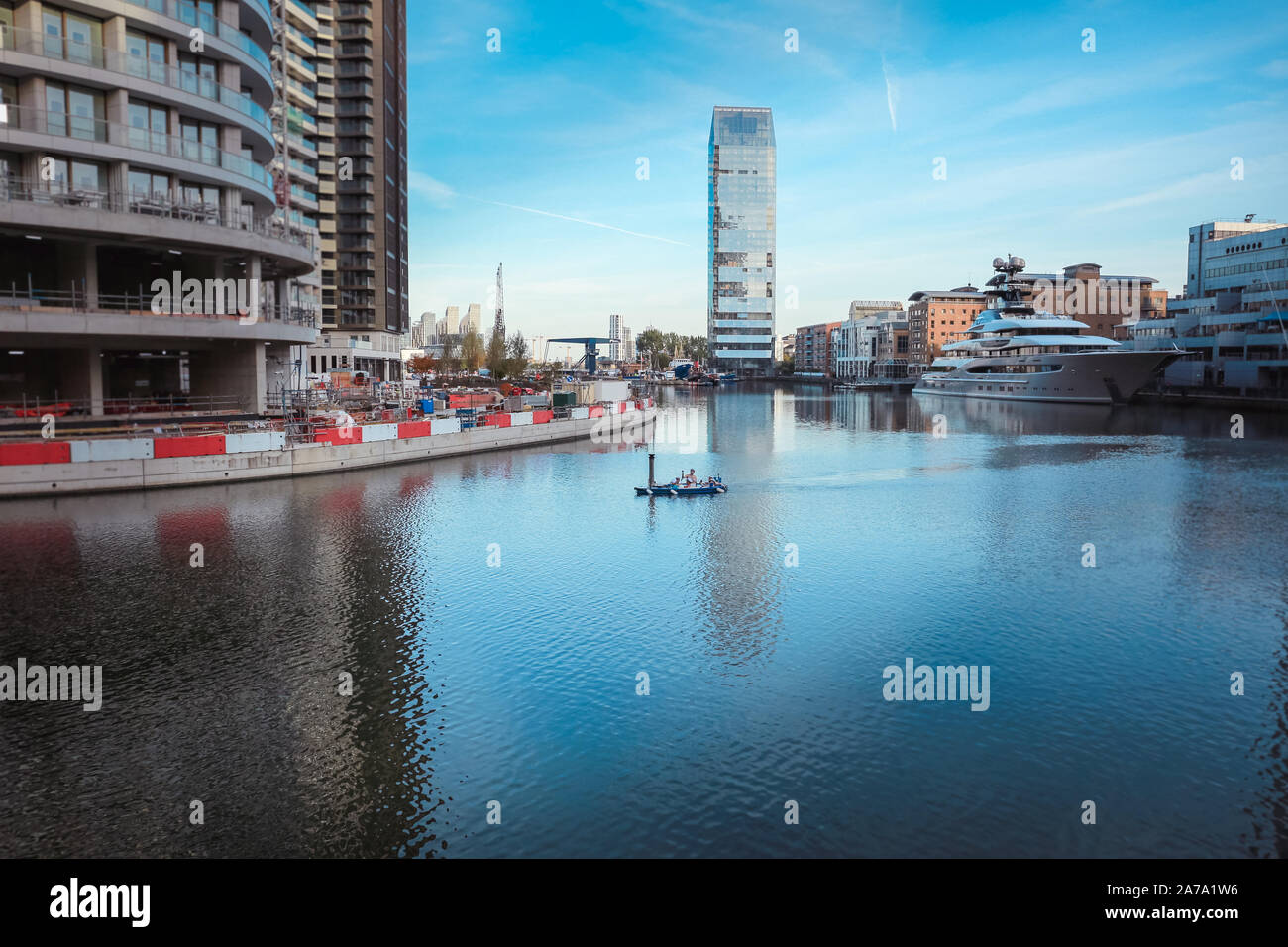 London hot tub boat hi-res stock photography and images - Alamy