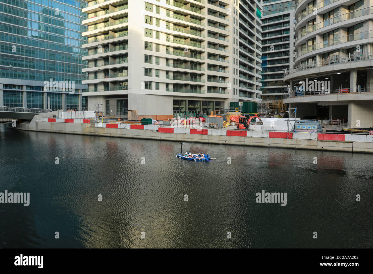 London hot tub boat hi-res stock photography and images - Alamy