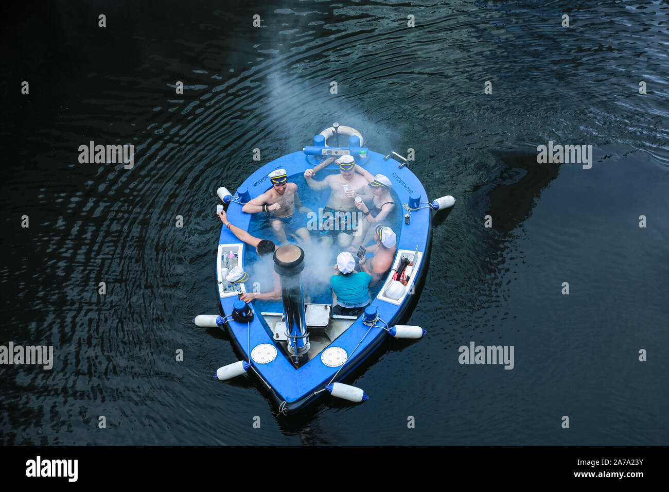 Hot tub boat hi-res stock photography and images - Alamy