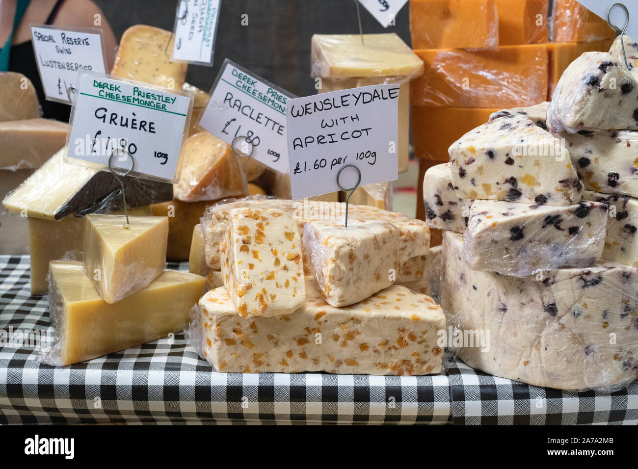 Artisanal cheese making hi-res stock photography and images - Alamy