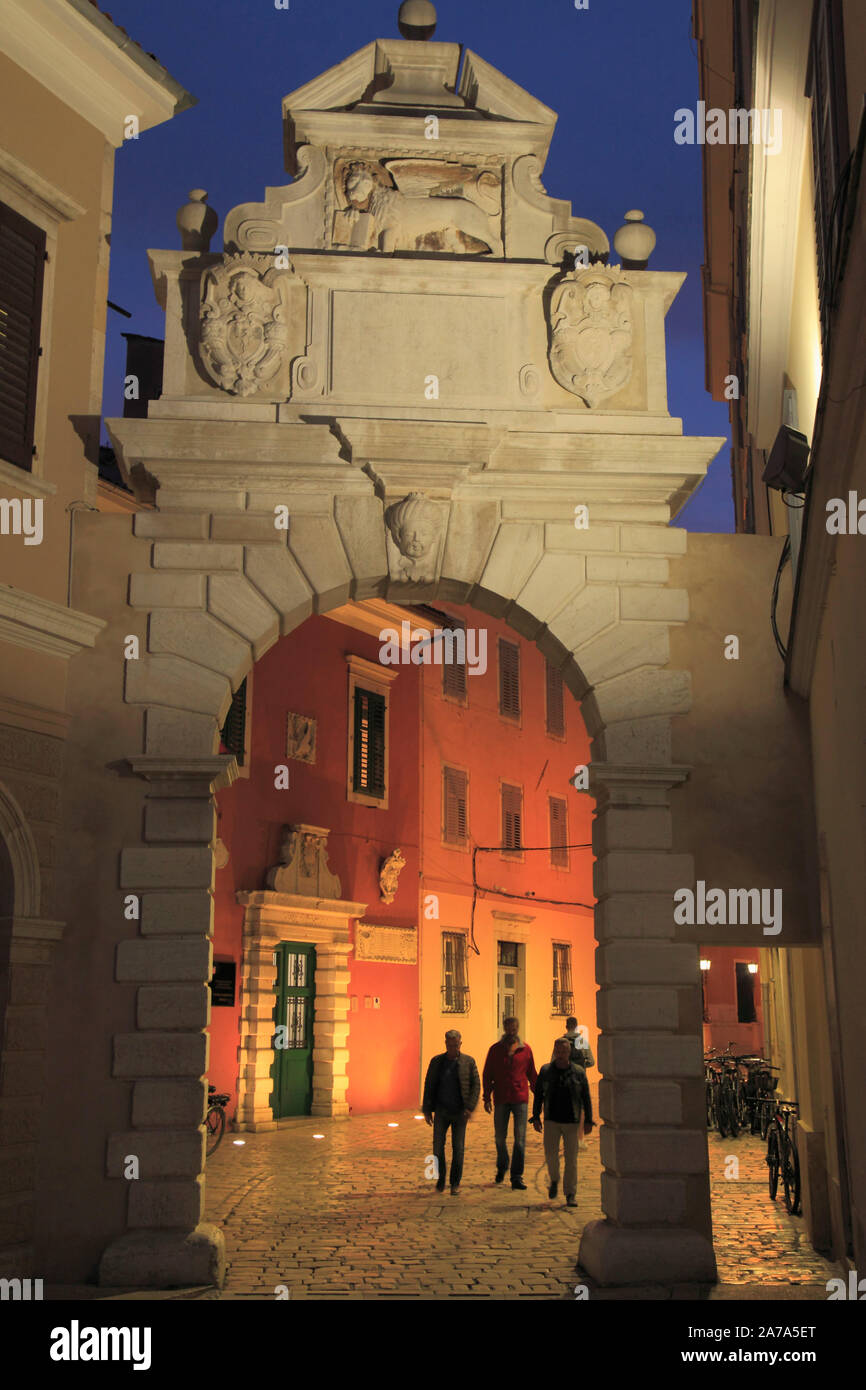 Croatia, Istria, Rovinj, Balbi Arch, landmark monument Stock Photo - Alamy