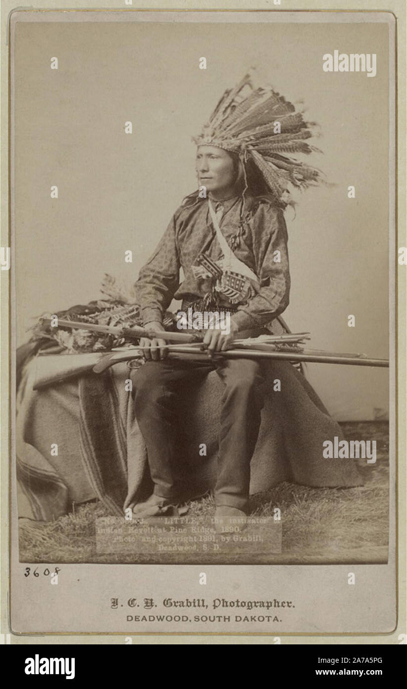 Vintage native american indian portrait photograph Stock Photo - Alamy