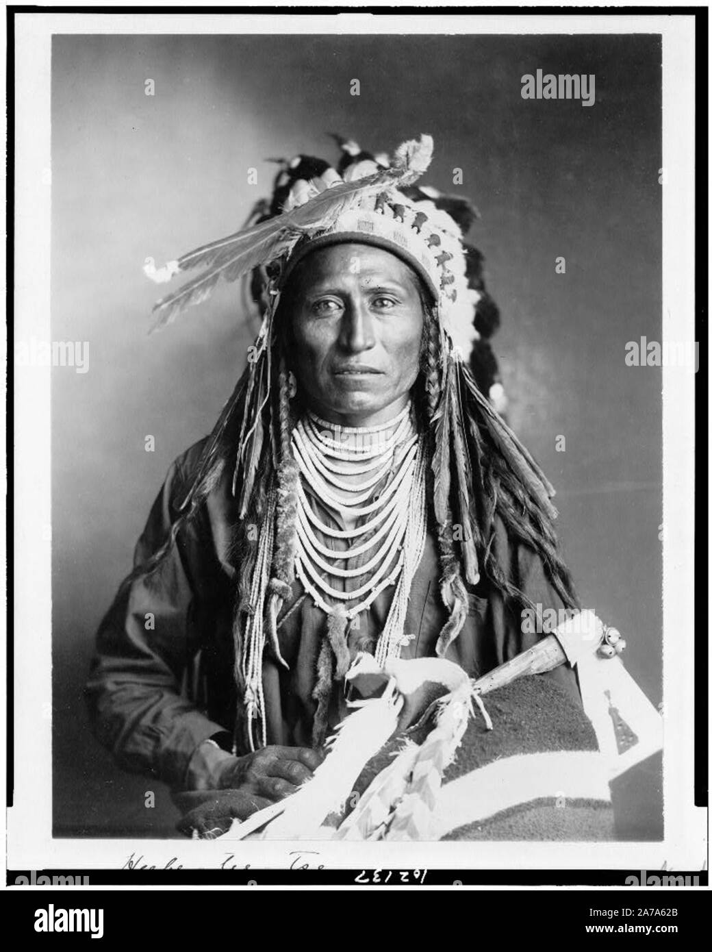 Vintage native american indian portrait photograph Stock Photo - Alamy