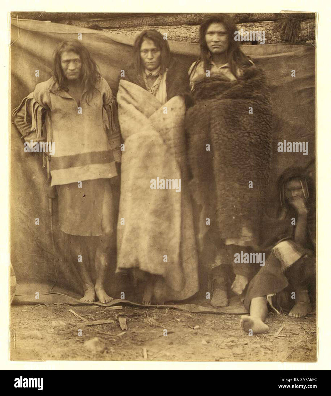 Vintage native american indian portrait photograph Stock Photo - Alamy