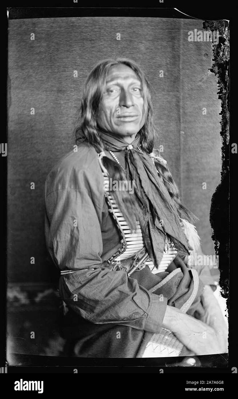 Vintage native american indian portrait photograph Stock Photo - Alamy