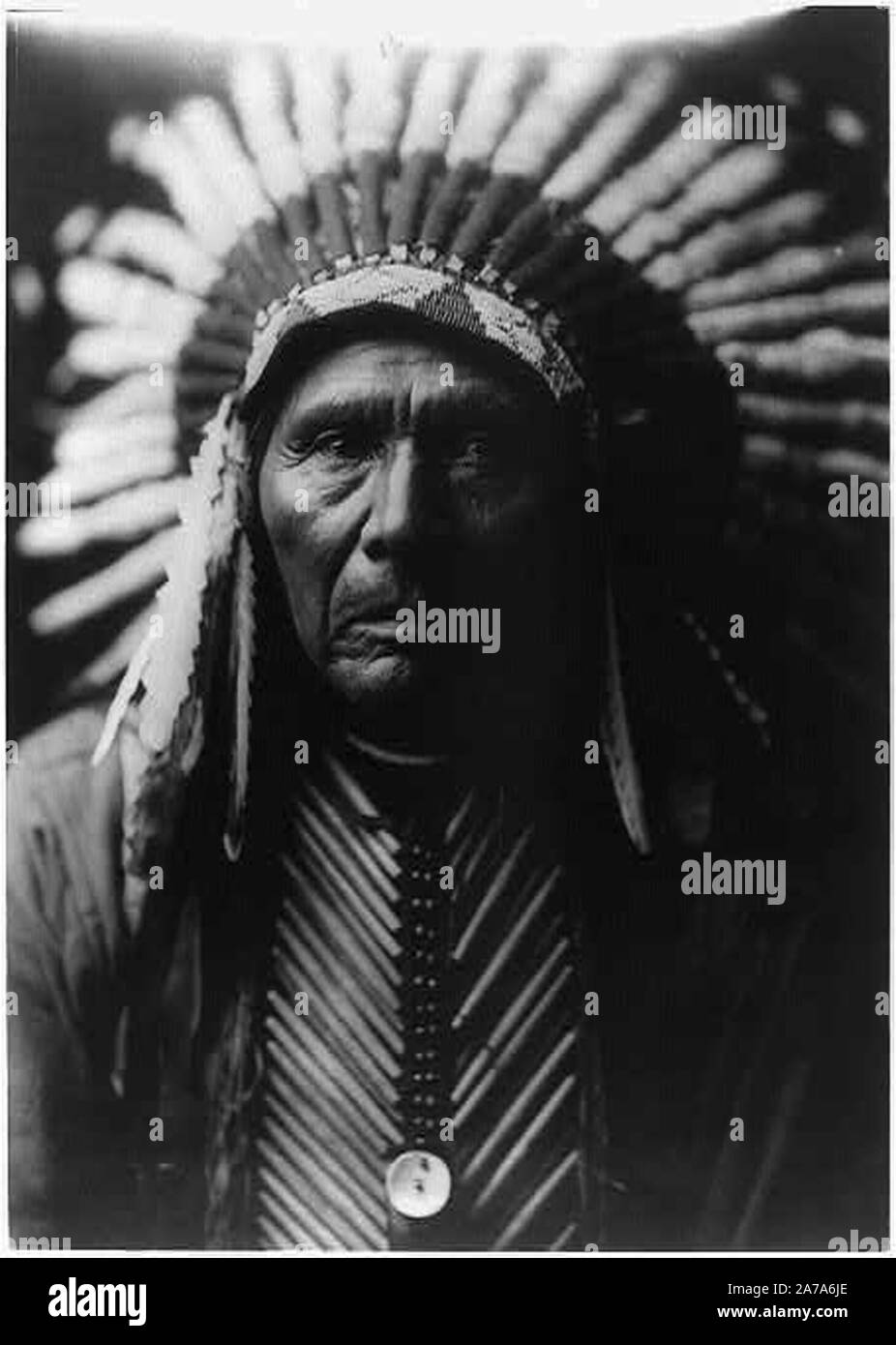 Vintage native american indian portrait photograph Stock Photo - Alamy