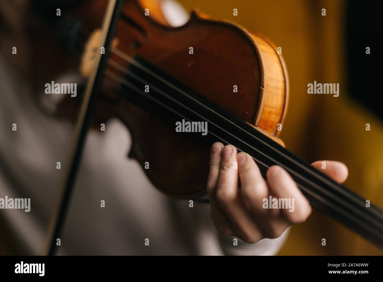 Close-up of a beautiful violin played by girl Stock Photo - Alamy