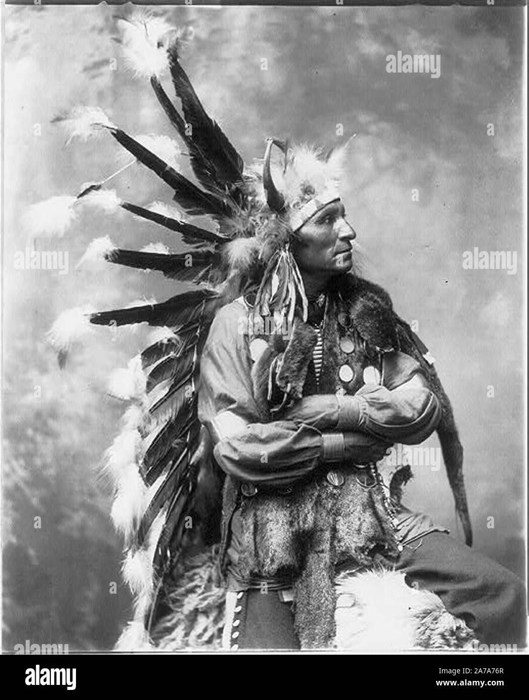 Vintage native american indian portrait photograph Stock Photo - Alamy