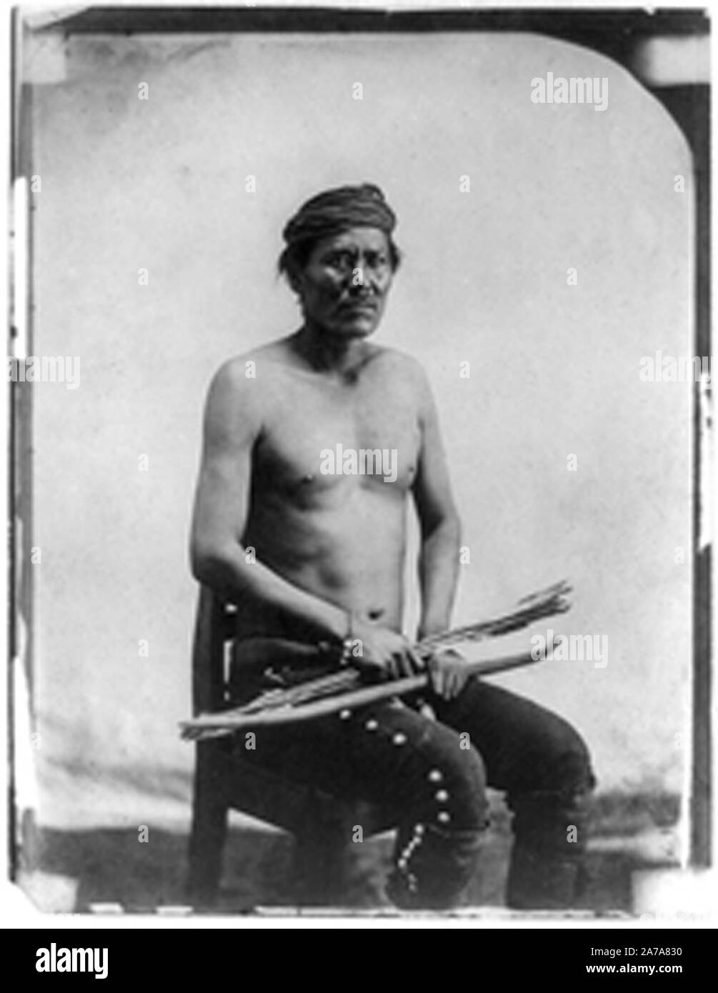 Vintage native american indian portrait photograph Stock Photo - Alamy