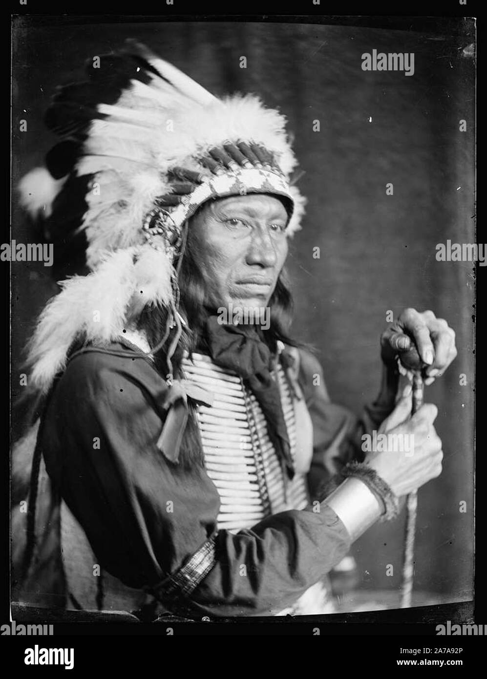 Vintage native american indian portrait photograph Stock Photo - Alamy