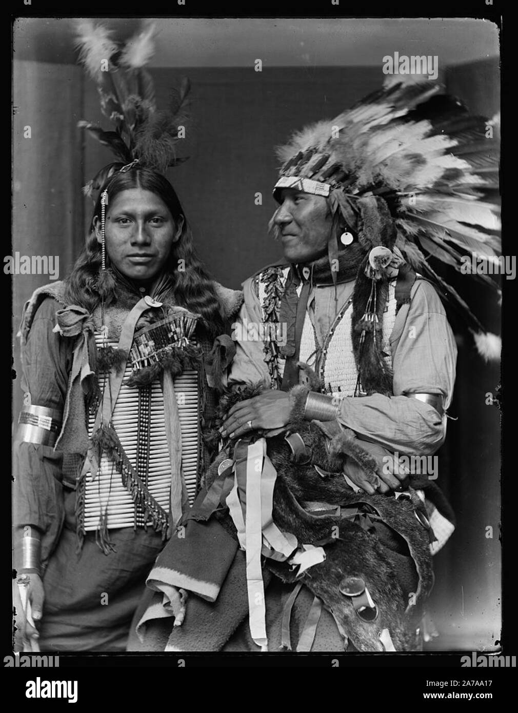 Vintage native american indian portrait photograph Stock Photo - Alamy
