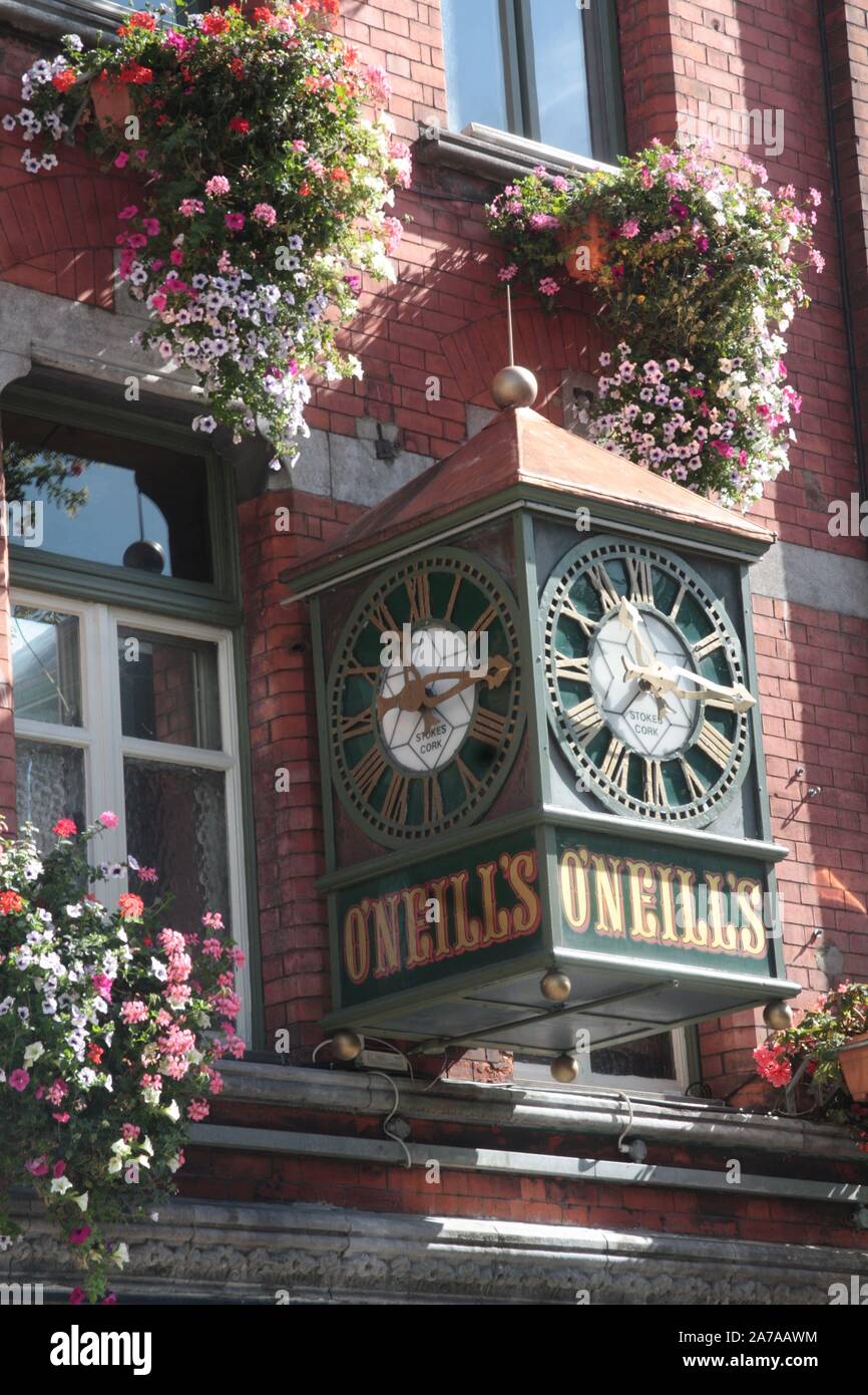 Irish clock hi-res stock photography and images - Alamy