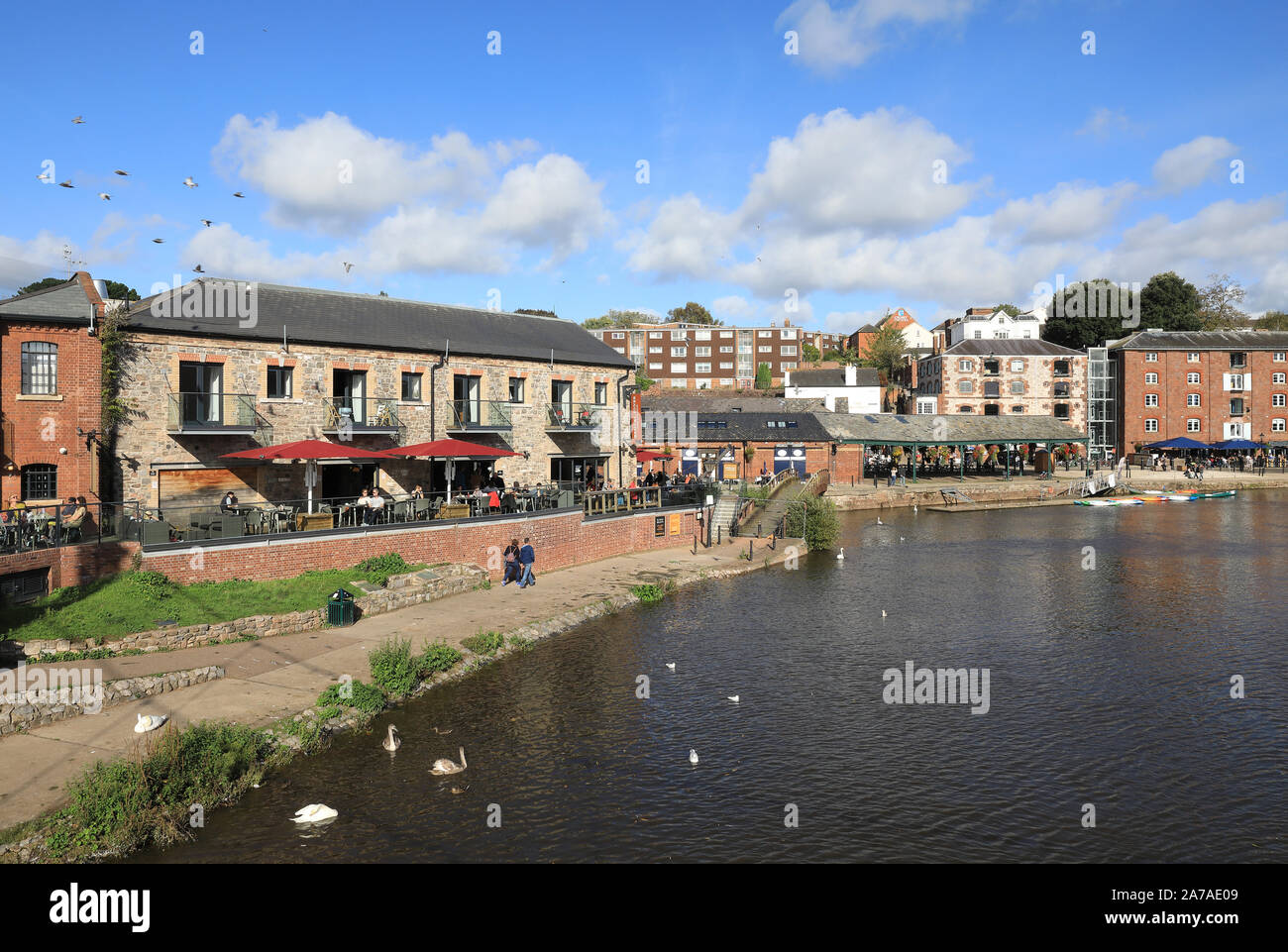 Autumn sunshine on the restaurants on the historic Quayside in Exeter ...