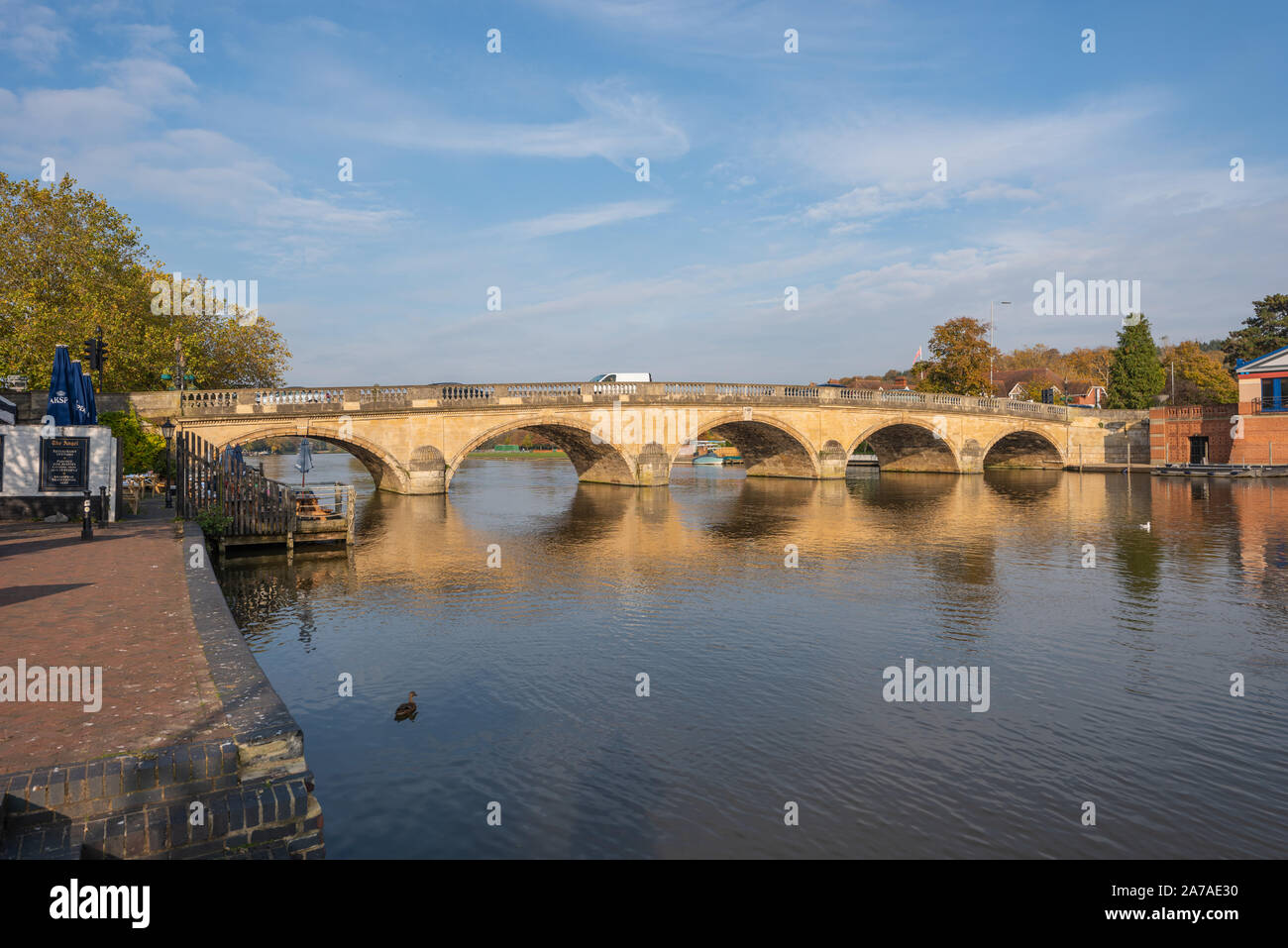 Bridge over the River Thames at Henley-on-Thames, Oxfordshire, England ...