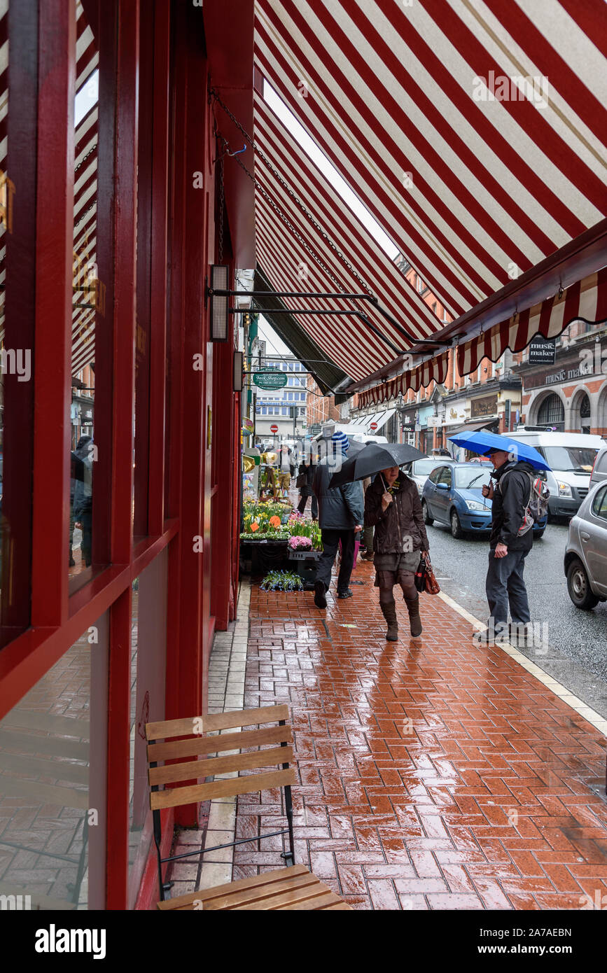 Wet street in dublin hi-res stock photography and images - Alamy